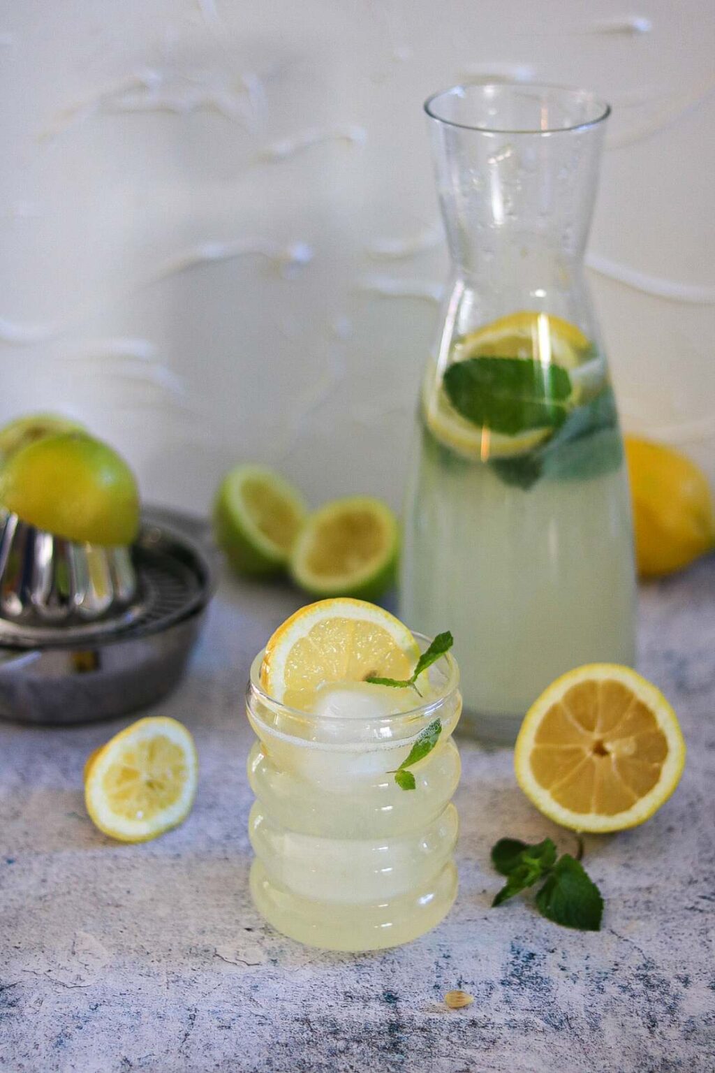 Zitronen Rosmarin Limonade - MOCKTAIL LIEBE
