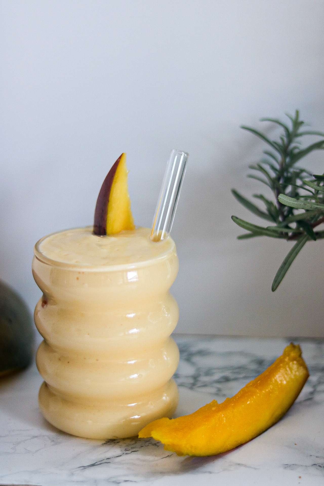 Mango Lassi - fruchtiger Joghurt Drink - MOCKTAIL LIEBE